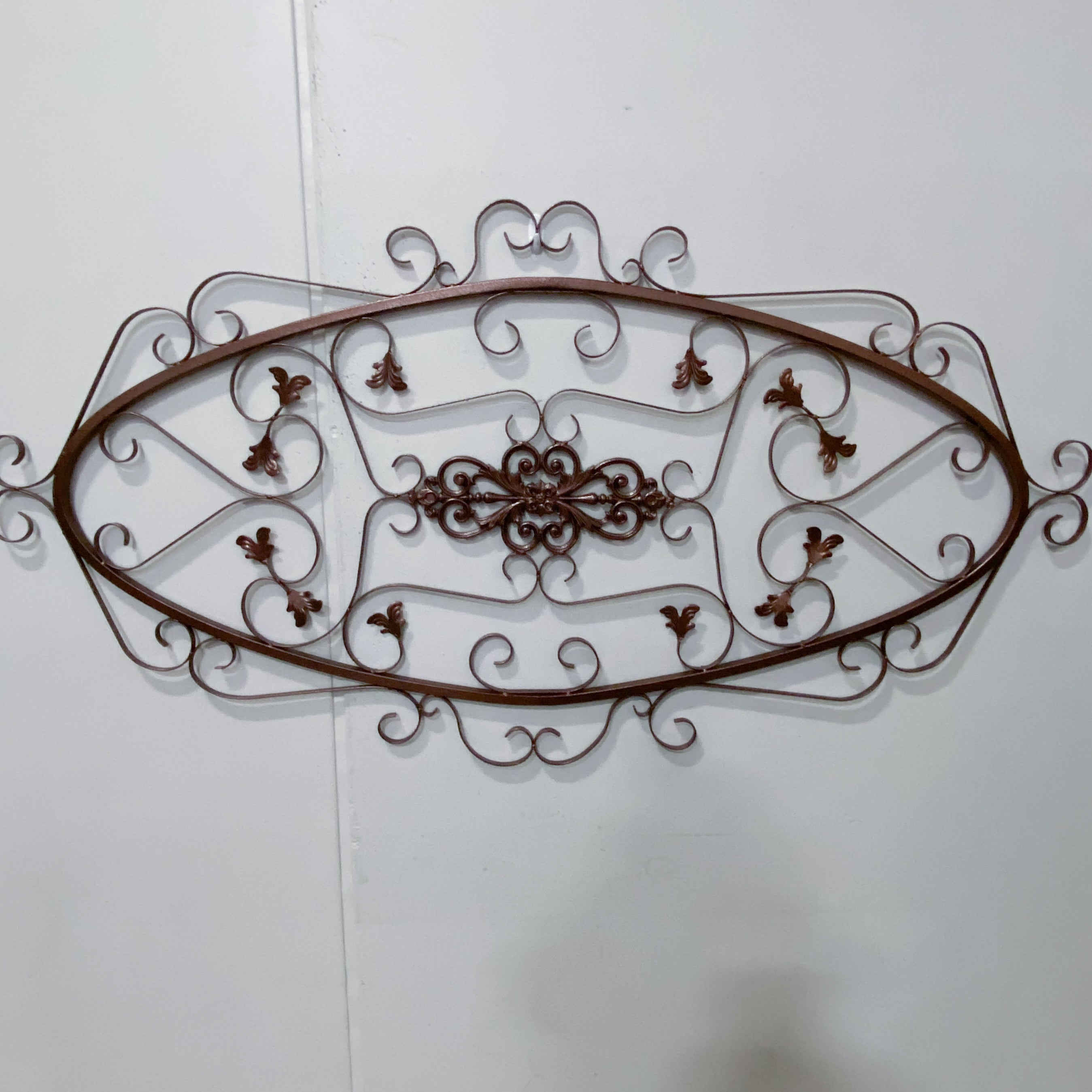 Scrolled Metal Wall Art Medallion – Habitat ReStore eStore